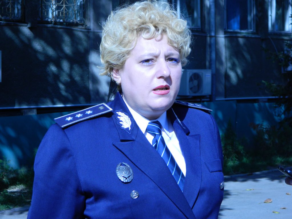 Comisarul Alina Popescu câștigă lunar peste 20.000 lei - Gazeta Oltului